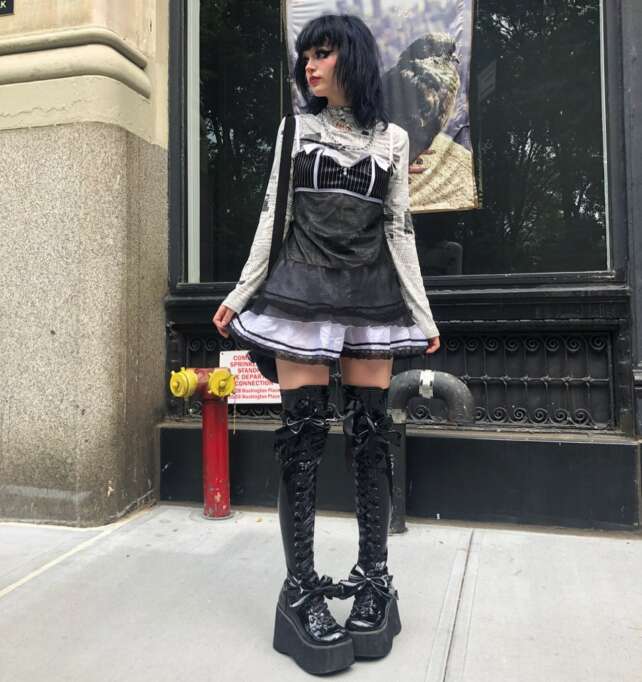 Estética emo: o retorno do estilo hardcore dos anos 80 e 90 - Fashion à ...