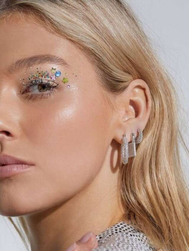 Maquiagem fácil com pedras de strass - Fashion à Porter