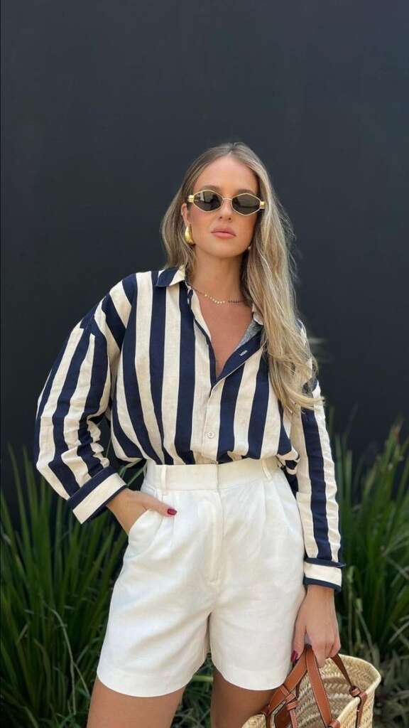 Camisa listrada feminina é tendência; saiba como usar - Fashion à Porter